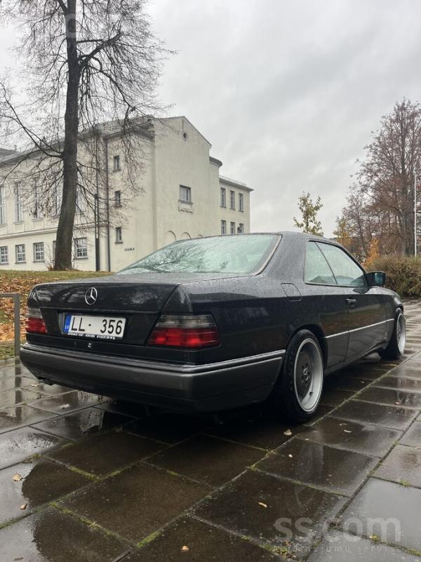 Grey Mercedes-Benz CE 220 1994 in Rezekne, with an engine capacity of 2.20 L and mileage of 446 thousand km for 7000 €, photo 3 on AUTOMOTO.COM.LV