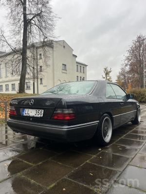 Pelēks Mercedes-Benz CE 220 1994 Rēzekne, ar dzinēja tilpumu 2.20 L un nobraukumu 446 tūkst. km par 7000 €, foto 3 vietnē AUTOMOTO.COM.LV