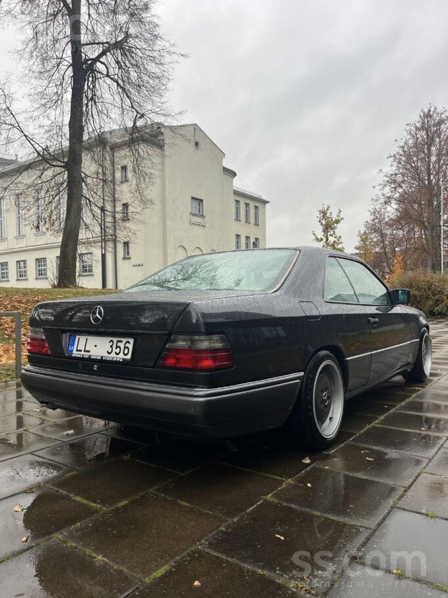 Pelēks Mercedes-Benz CE 220 1994 Rēzekne, ar dzinēja tilpumu 2.20 L un nobraukumu 446 tūkst. km par 7000 €, foto 3 vietnē AUTOMOTO.COM.LV