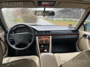 Pelēks Mercedes-Benz CE 220 1994 Rēzekne, ar dzinēja tilpumu 2.20 L un nobraukumu 446 tūkst. km par 7000 €, foto 6 vietnē AUTOMOTO.COM.LV
