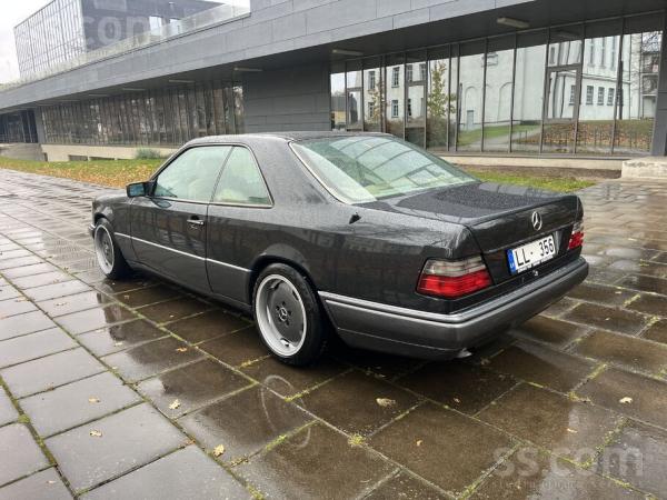 Grey Mercedes-Benz CE 220 1994 in Rezekne, with an engine capacity of 2.20 L and mileage of 446 thousand km for 7000 €, photo 10 on AUTOMOTO.COM.LV