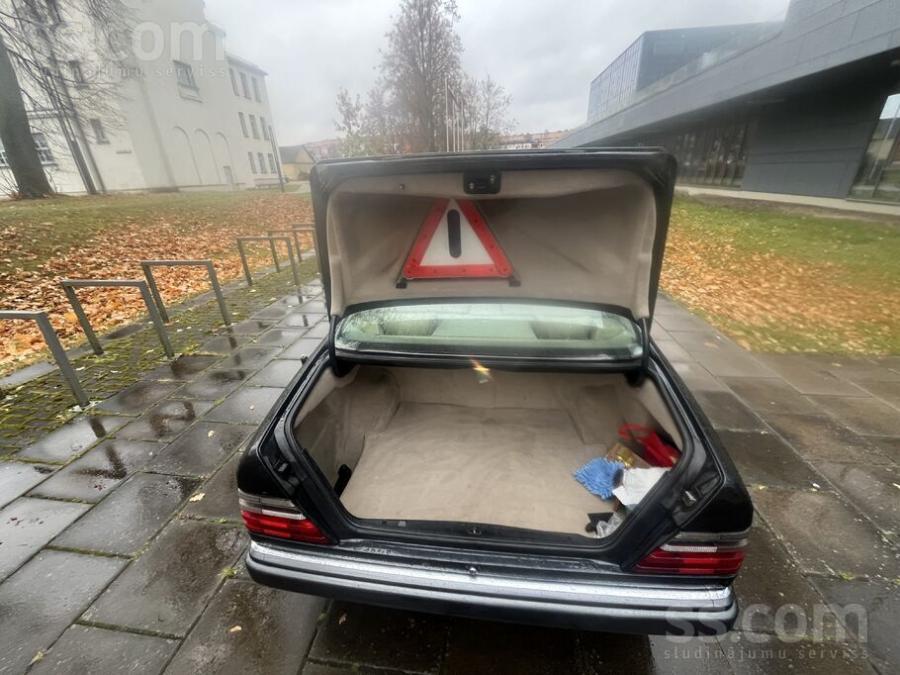 Pelēks Mercedes-Benz CE 220 1994 Rēzekne, ar dzinēja tilpumu 2.20 L un nobraukumu 446 tūkst. km par 7000 €, foto 13 vietnē AUTOMOTO.COM.LV