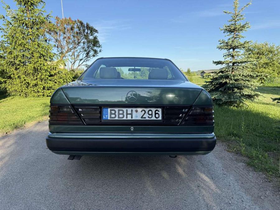 Зеленый Мерседес ЦE 300 1991 в Кайшядорис, объемом двигателя 3.00 л и пробегом 228 тыс. км за 9000 €, фото 6 на AUTOMOTO.COM.LV