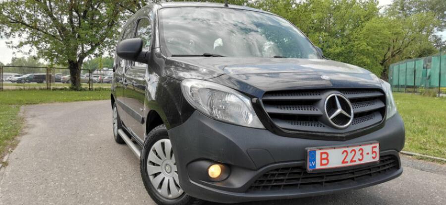 Black Mercedes-Benz Citan 2015 in Riga, with an engine capacity of 1.50 L and mileage of 190 thousand km for 6750 €, photo 4 on AUTOMOTO.COM.LV
