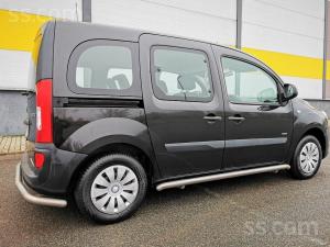 Black Mercedes-Benz Citan 2016 in Riga, with an engine capacity of 1.50 L and mileage of 210 thousand km for 5950 €, photo 16 on AUTOMOTO.COM.LV