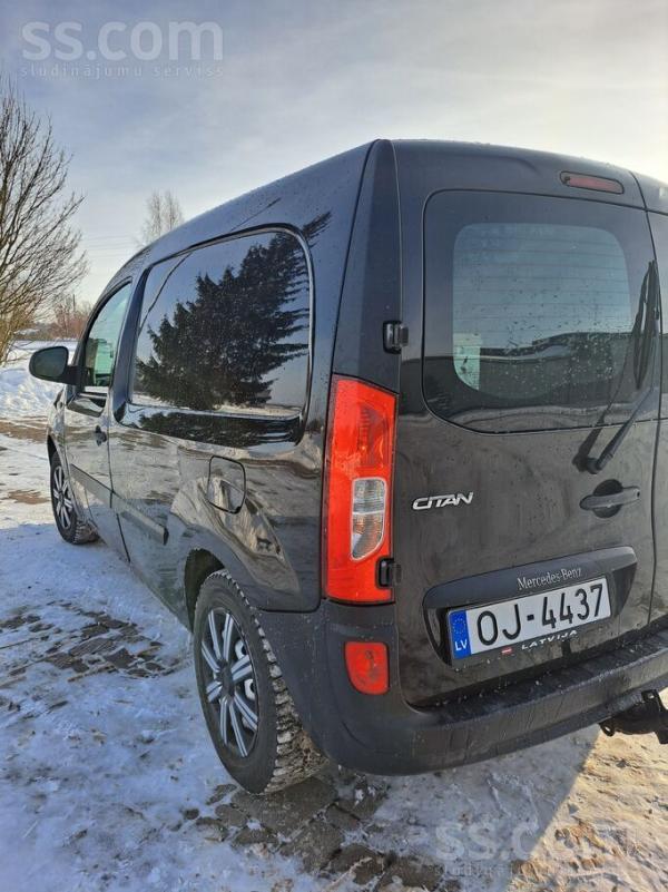 Black Mercedes-Benz Citan 2014 in Dobele, with an engine capacity of 1.50 L and mileage of 188 thousand km for 5150 €, photo 4 on AUTOMOTO.COM.LV