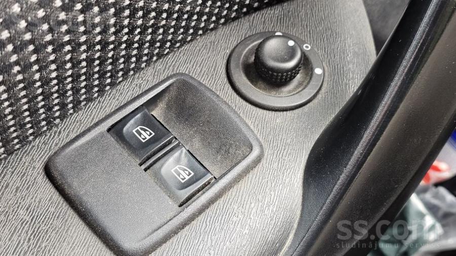 Zils Mercedes-Benz Citan 2014 Rīga, ar dzinēja tilpumu 1.50 L un nobraukumu 182 tūkst. km par 5700 €, foto 15 vietnē AUTOMOTO.COM.LV