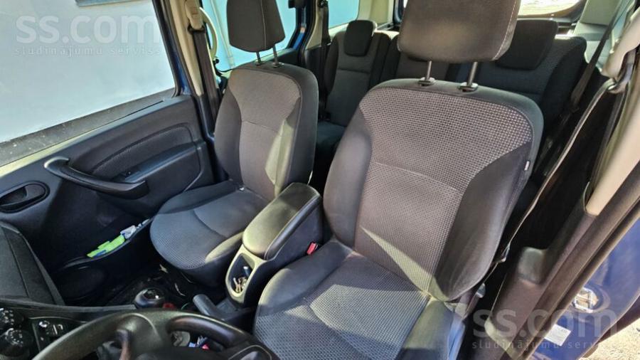 Zils Mercedes-Benz Citan 2014 Rīga, ar dzinēja tilpumu 1.50 L un nobraukumu 182 tūkst. km par 5700 €, foto 18 vietnē AUTOMOTO.COM.LV