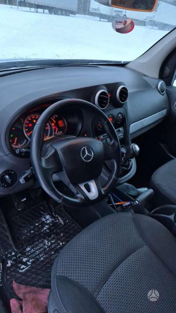 Zils Mercedes-Benz Citan 2016 Viļņa, ar dzinēja tilpumu 1.46 L un nobraukumu 304 tūkst. km par 5490 €, foto 7 vietnē AUTOMOTO.COM.LV