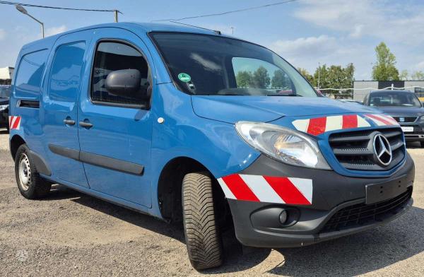 Blue Mercedes-Benz Citan 2016 in Kaunas, with an engine capacity of 1.46 L and mileage of 267 thousand km for 4299 €, photo 4 on AUTOMOTO.COM.LV