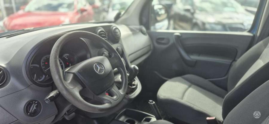 Blue Mercedes-Benz Citan 2016 in Kaunas, with an engine capacity of 1.46 L and mileage of 260 thousand km for 4650 €, photo 6 on AUTOMOTO.COM.LV