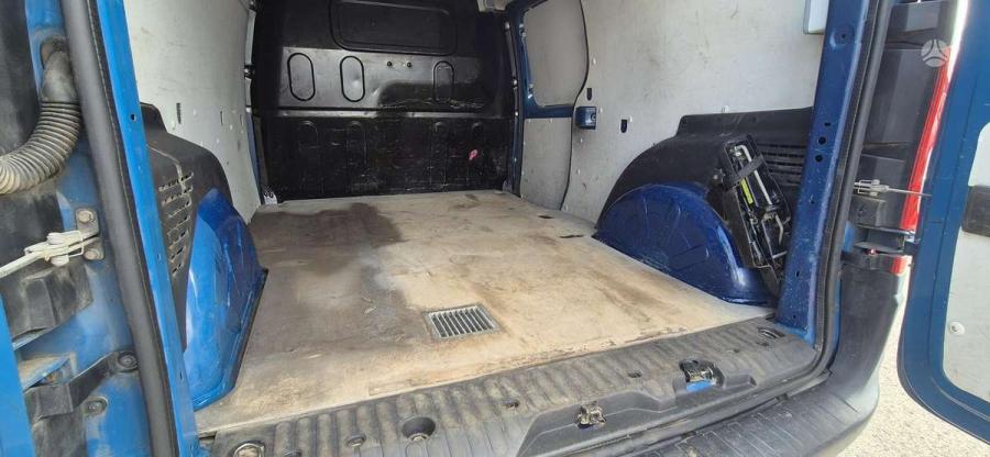 Blue Mercedes-Benz Citan 2016 in Kaunas, with an engine capacity of 1.46 L and mileage of 260 thousand km for 4650 €, photo 9 on AUTOMOTO.COM.LV