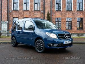 Zils Mercedes-Benz Citan 2015 Tallina, ar dzinēja tilpumu 1.50 L un nobraukumu 180 tūkst. km par 6900 €, foto  vietnē AUTOMOTO.COM.LV
