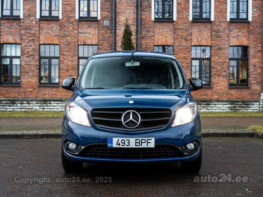 Zils Mercedes-Benz Citan 2015 Tallina, ar dzinēja tilpumu 1.50 L un nobraukumu 180 tūkst. km par 6900 €, foto 3 vietnē AUTOMOTO.COM.LV