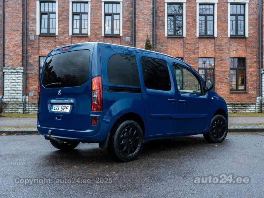 Zils Mercedes-Benz Citan 2015 Tallina, ar dzinēja tilpumu 1.50 L un nobraukumu 180 tūkst. km par 6900 €, foto 11 vietnē AUTOMOTO.COM.LV