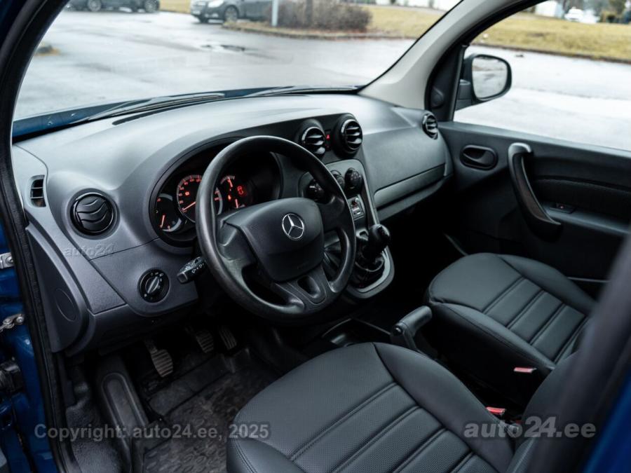 Zils Mercedes-Benz Citan 2015 Tallina, ar dzinēja tilpumu 1.50 L un nobraukumu 180 tūkst. km par 6900 €, foto 12 vietnē AUTOMOTO.COM.LV