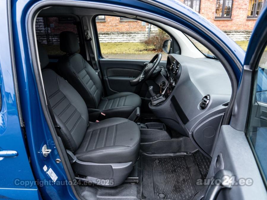 Zils Mercedes-Benz Citan 2015 Tallina, ar dzinēja tilpumu 1.50 L un nobraukumu 180 tūkst. km par 6900 €, foto 19 vietnē AUTOMOTO.COM.LV