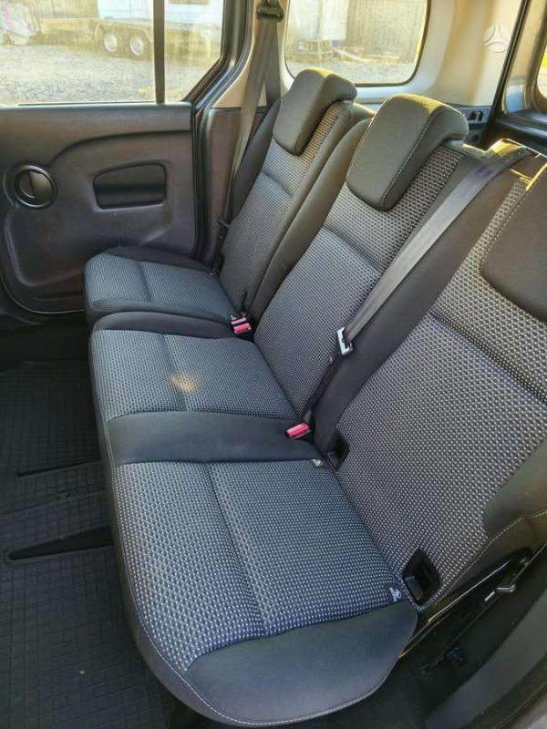 Pelēks Mercedes-Benz Citan 2014 Marijampole, ar dzinēja tilpumu 1.50 L un nobraukumu 182 tūkst. km par 4850 €, foto 3 vietnē AUTOMOTO.COM.LV