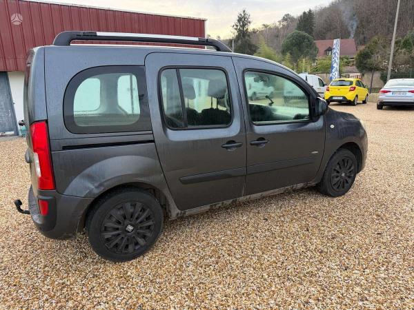 Grey Mercedes-Benz Citan 2013 in Taurage, with an engine capacity of 1.46 L and mileage of 261 thousand km for 5200 €, photo 3 on AUTOMOTO.COM.LV