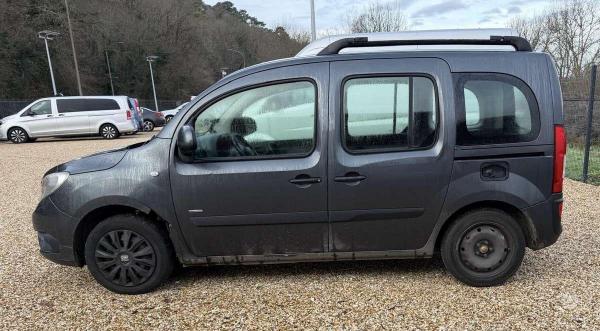 Grey Mercedes-Benz Citan 2013 in Taurage, with an engine capacity of 1.46 L and mileage of 261 thousand km for 5200 €, photo 4 on AUTOMOTO.COM.LV