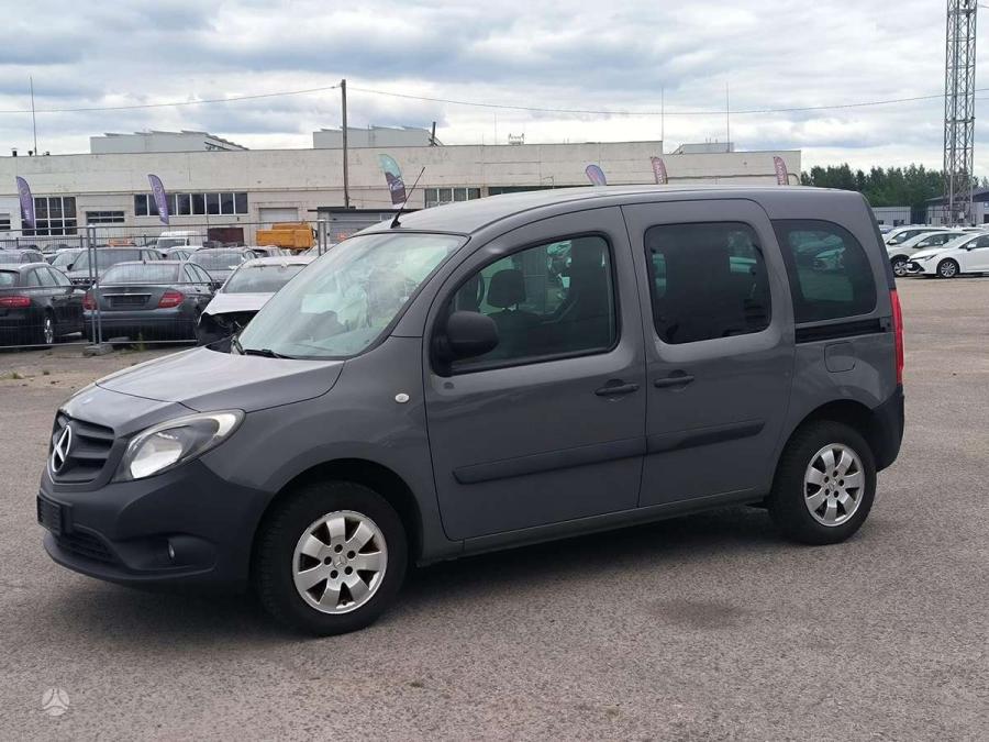 Pelēks Mercedes-Benz Citan 2014 Panevēža, ar dzinēja tilpumu 1.46 L un nobraukumu 139 tūkst. km par 6500 €, foto 4 vietnē AUTOMOTO.COM.LV