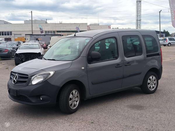Pelēks Mercedes-Benz Citan 2014 Panevēža, ar dzinēja tilpumu 1.46 L un nobraukumu 139 tūkst. km par 6500 €, foto 5 vietnē AUTOMOTO.COM.LV