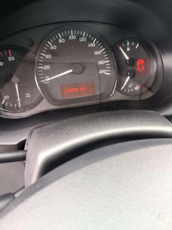 Pelēks Mercedes-Benz Citan 2014 Panevēža, ar dzinēja tilpumu 1.46 L un nobraukumu 139 tūkst. km par 6500 €, foto 10 vietnē AUTOMOTO.COM.LV