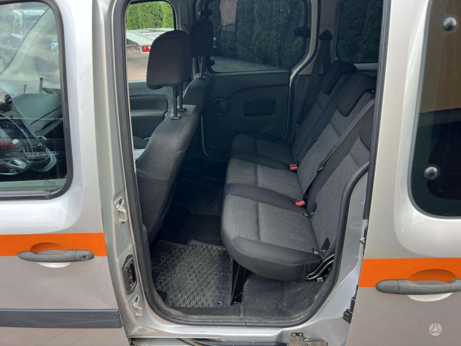 Pelēks Mercedes-Benz Citan 2014 Kelmė, ar dzinēja tilpumu 1.46 L un nobraukumu 223 tūkst. km par 4500 €, foto 16 vietnē AUTOMOTO.COM.LV