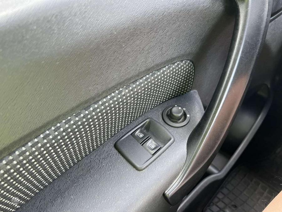 Pelēks Mercedes-Benz Citan 2014 Kelmė, ar dzinēja tilpumu 1.46 L un nobraukumu 223 tūkst. km par 4500 €, foto 18 vietnē AUTOMOTO.COM.LV