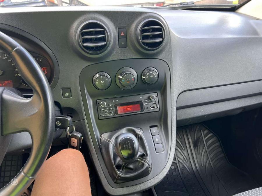 Pelēks Mercedes-Benz Citan 2014 Kelmė, ar dzinēja tilpumu 1.46 L un nobraukumu 223 tūkst. km par 4500 €, foto 19 vietnē AUTOMOTO.COM.LV