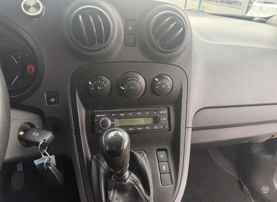 Pelēks Mercedes-Benz Citan 2015 Panevēža, ar dzinēja tilpumu 1.46 L un nobraukumu 235 tūkst. km par 8200 €, foto 10 vietnē AUTOMOTO.COM.LV