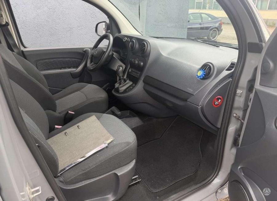 Pelēks Mercedes-Benz Citan 2015 Panevēža, ar dzinēja tilpumu 1.46 L un nobraukumu 235 tūkst. km par 8200 €, foto 14 vietnē AUTOMOTO.COM.LV