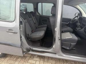 Pelēks Mercedes-Benz Citan 2015 Panevēža, ar dzinēja tilpumu 1.46 L un nobraukumu 235 tūkst. km par 8200 €, foto 15 vietnē AUTOMOTO.COM.LV