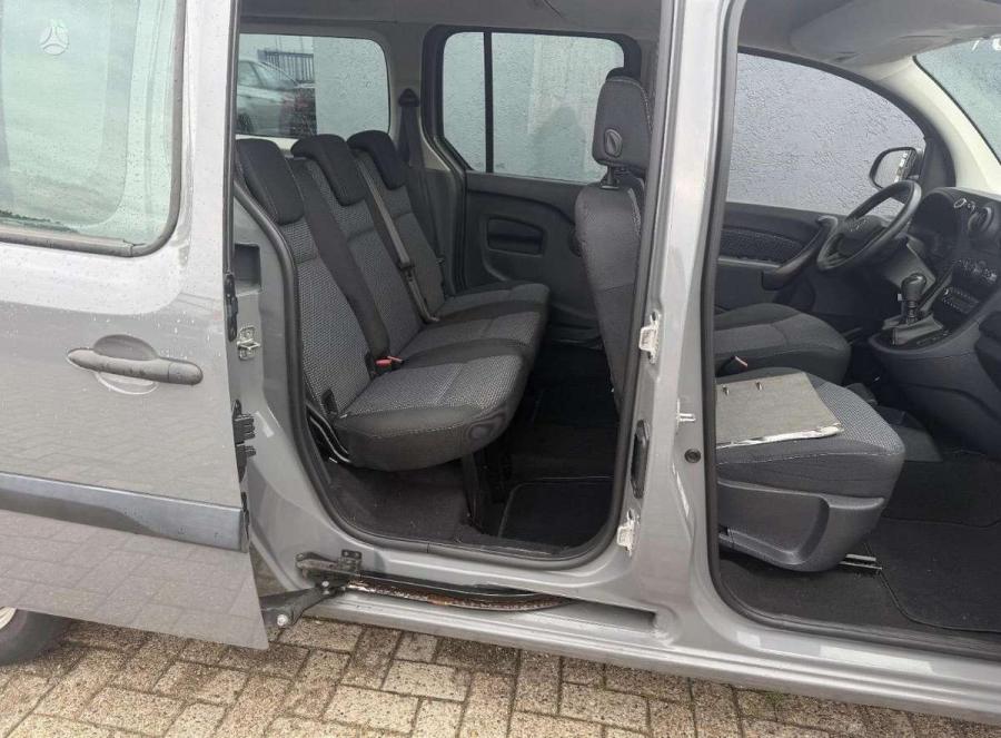 Pelēks Mercedes-Benz Citan 2015 Panevēža, ar dzinēja tilpumu 1.46 L un nobraukumu 235 tūkst. km par 8200 €, foto 15 vietnē AUTOMOTO.COM.LV