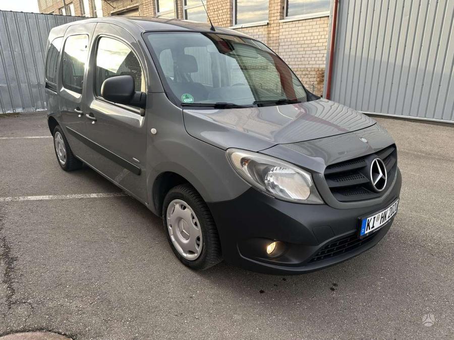 Pelēks Mercedes-Benz Citan 2016 Viļņa, ar dzinēja tilpumu 1.46 L un nobraukumu 239 tūkst. km par 5800 €, foto 4 vietnē AUTOMOTO.COM.LV