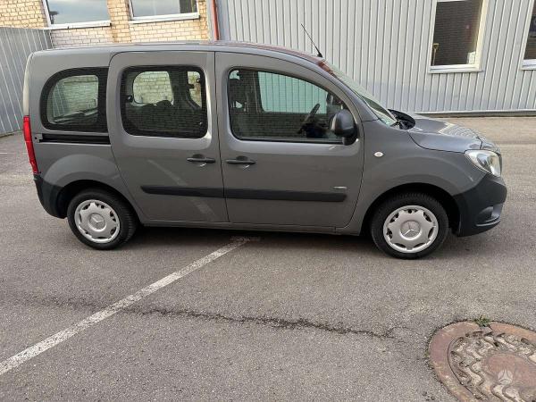 Pelēks Mercedes-Benz Citan 2016 Viļņa, ar dzinēja tilpumu 1.46 L un nobraukumu 239 tūkst. km par 5800 €, foto 5 vietnē AUTOMOTO.COM.LV