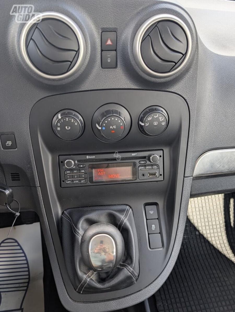 Grey Mercedes-Benz Citan 2017 in Ramuciai, with an engine capacity of 1.50 L and mileage of 218 thousand km for 7450 €, photo 14 on AUTOMOTO.COM.LV