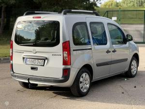 Grey Mercedes-Benz Citan 2020 in Siauliai, with an engine capacity of 1.46 L and mileage of 240 thousand km for 7700 €, photo 9 on AUTOMOTO.COM.LV