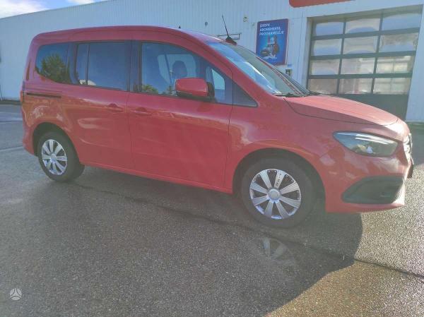 Red Mercedes-Benz Citan 2023 in Kaunas, with an engine capacity of 1.46 L and mileage of 142 thousand km for 10350 €, photo 3 on AUTOMOTO.COM.LV
