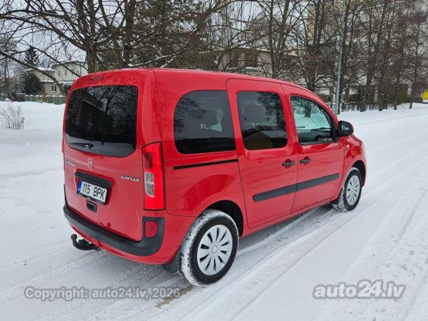Sarkans Mercedes-Benz Citan 2015 Tallina, ar dzinēja tilpumu 1.50 L un nobraukumu 150 tūkst. km par 5990 €, foto 4 vietnē AUTOMOTO.COM.LV
