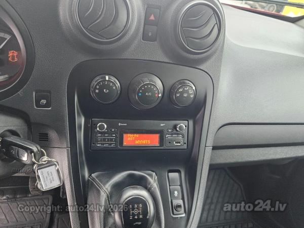 Sarkans Mercedes-Benz Citan 2015 Tallina, ar dzinēja tilpumu 1.50 L un nobraukumu 150 tūkst. km par 5990 €, foto 11 vietnē AUTOMOTO.COM.LV