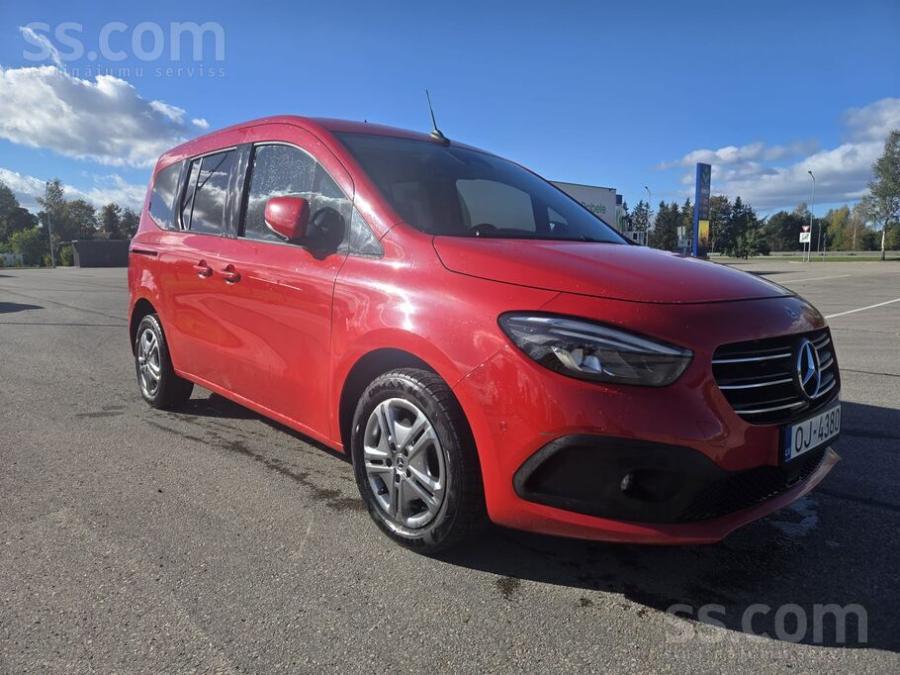 Красный Мерседес Ситан 2023 в Рига, объемом двигателя 1.50 л и пробегом 325 тыс. км за 15900 €, фото 3 на AUTOMOTO.COM.LV