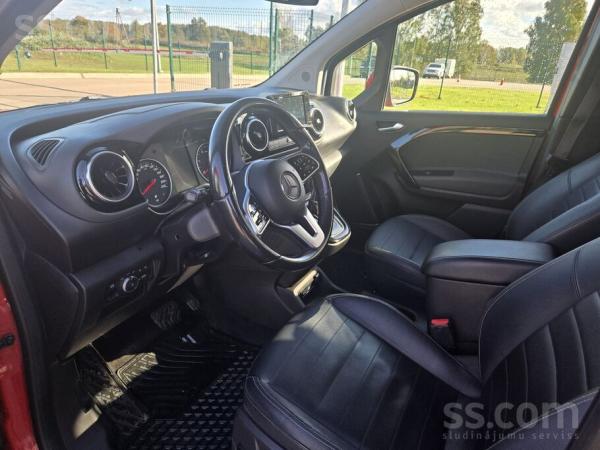 Красный Мерседес Ситан 2023 в Рига, объемом двигателя 1.50 л и пробегом 325 тыс. км за 15900 €, фото 11 на AUTOMOTO.COM.LV