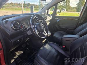 Красный Мерседес Ситан 2023 в Рига, объемом двигателя 1.50 л и пробегом 325 тыс. км за 15900 €, фото 11 на AUTOMOTO.COM.LV
