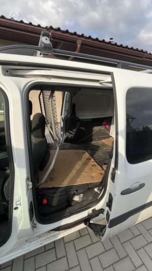 Balts Mercedes-Benz Citan 2014 Panevēža, ar dzinēja tilpumu 1.50 L un nobraukumu 302 tūkst. km par 3975 €, foto 8 vietnē AUTOMOTO.COM.LV
