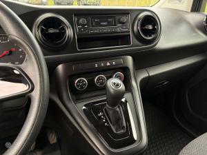 White Mercedes-Benz Citan 2023 in Kaunas, with an engine capacity of 1.33 L and mileage of 95 thousand km for 16999 €, photo 13 on AUTOMOTO.COM.LV