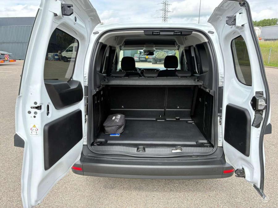 White Mercedes-Benz Citan 2023 in Kaunas, with an engine capacity of 1.33 L and mileage of 95 thousand km for 16999 €, photo 19 on AUTOMOTO.COM.LV