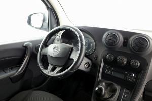 White Mercedes-Benz Citan 2013 in Tallinn, with an engine capacity of 1.50 L and mileage of 279 thousand km for 2499 €, photo 6 on AUTOMOTO.COM.LV