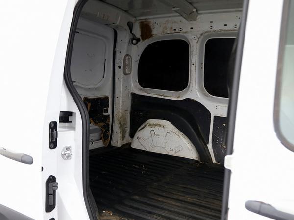 White Mercedes-Benz Citan 2013 in Tallinn, with an engine capacity of 1.50 L and mileage of 279 thousand km for 2499 €, photo 8 on AUTOMOTO.COM.LV