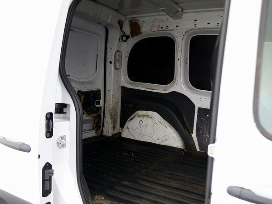 White Mercedes-Benz Citan 2013 in Tallinn, with an engine capacity of 1.50 L and mileage of 279 thousand km for 2499 €, photo 8 on AUTOMOTO.COM.LV